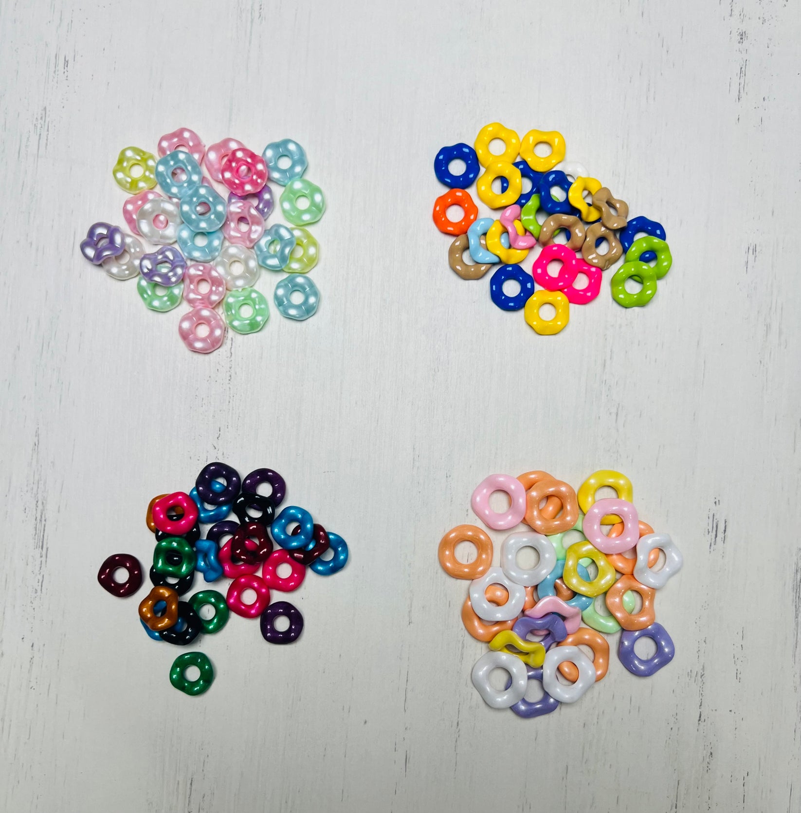 *Acrylic Wavy Spacers - Pack of 25 Random Colors – The Silicone Bead ...